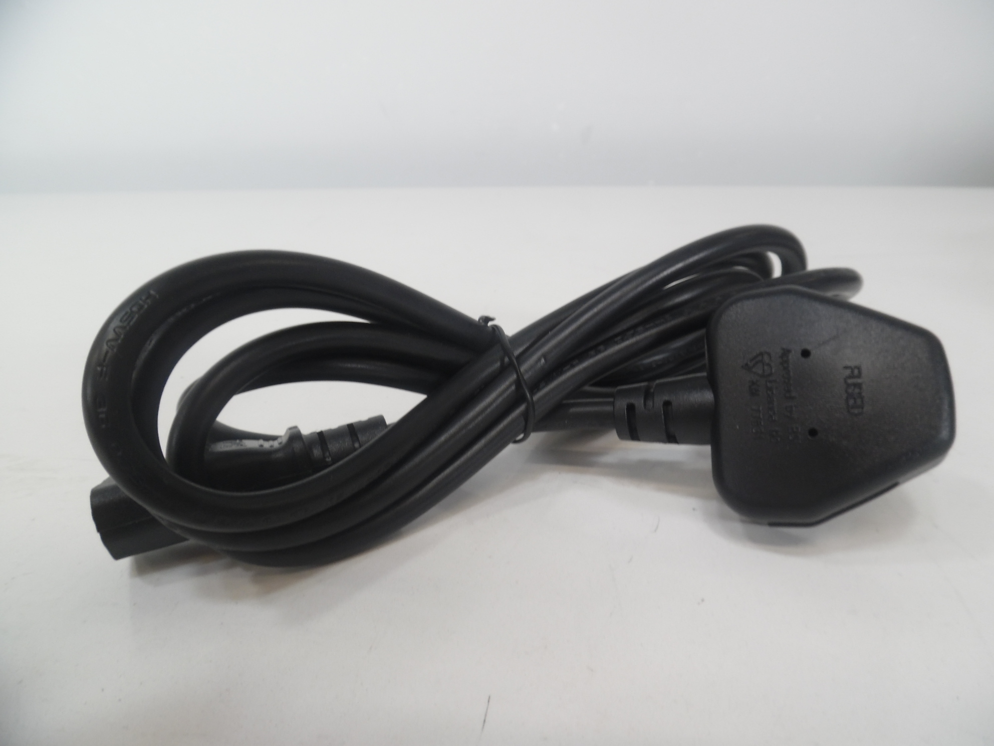 Type G 6ft UK 3-pin Plug to C13 10A Power Cord - Max Marine Electronics