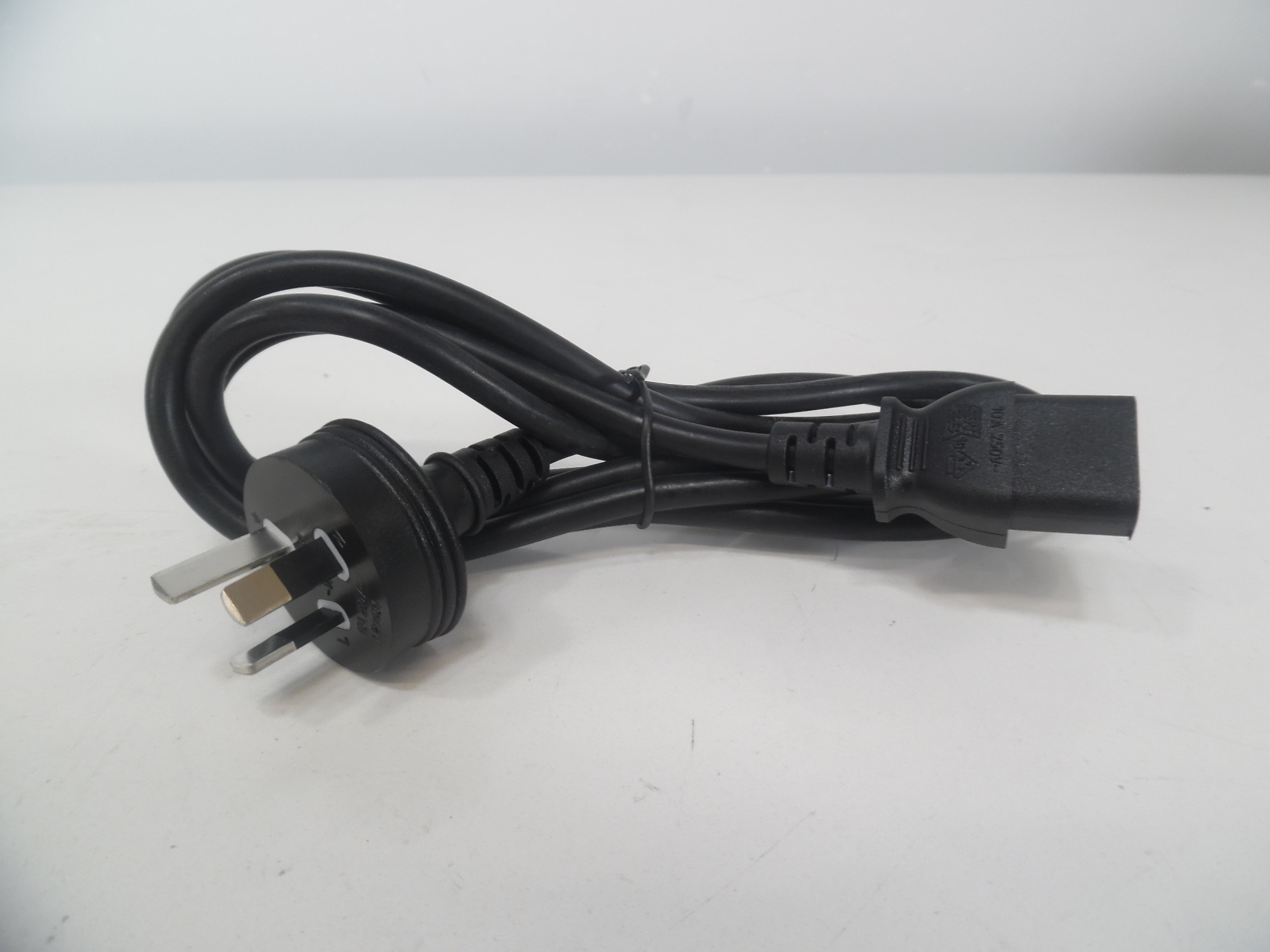 Type I 6ft 3-Pin Plug to C13 10A Australia Power Cord - Max Marine ...
