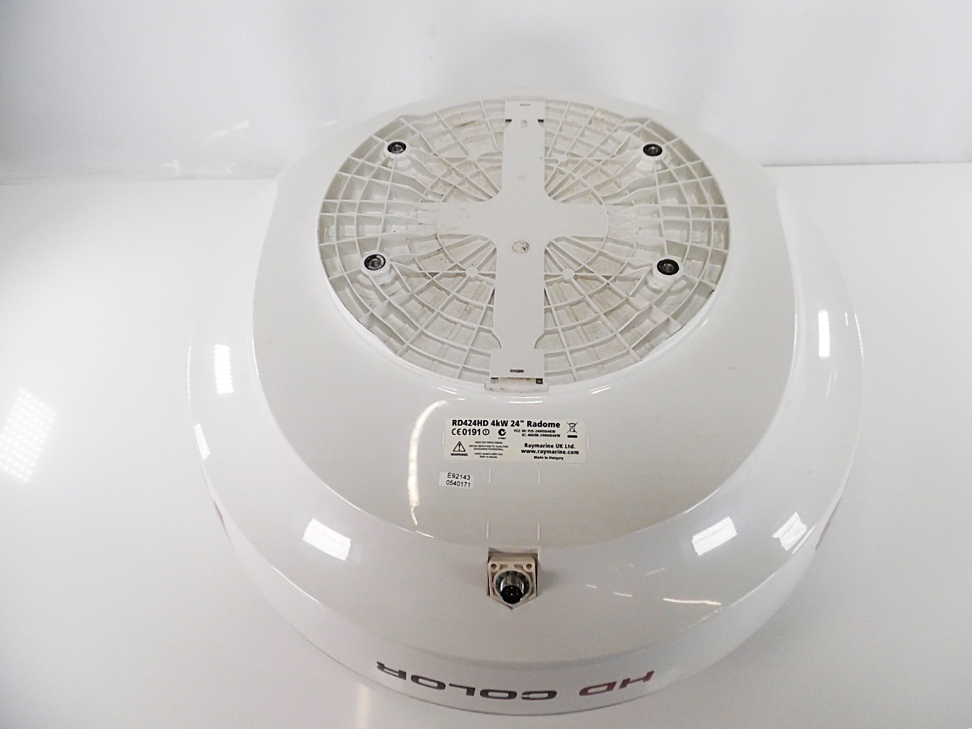 Raymarine RD424HD 4kW 24" HD Digital Radar Dome with 5m Cable - E92143 ...