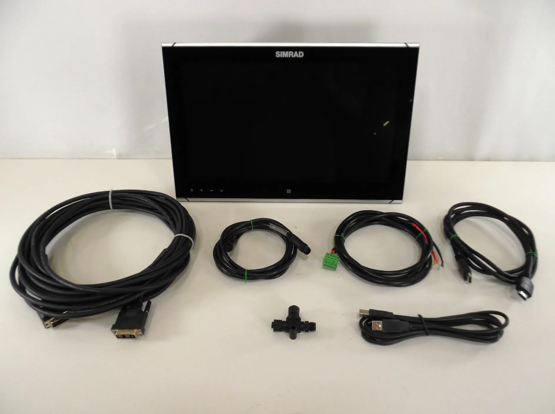 Simrad MO16-T 16″ HD Touch Screen Marine Monitor for EVO2 System ...