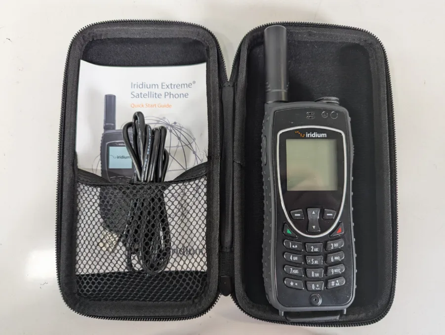 Iridium Extreme 9575 SatPhone With Charging/Antenna Adapter Excellent ...