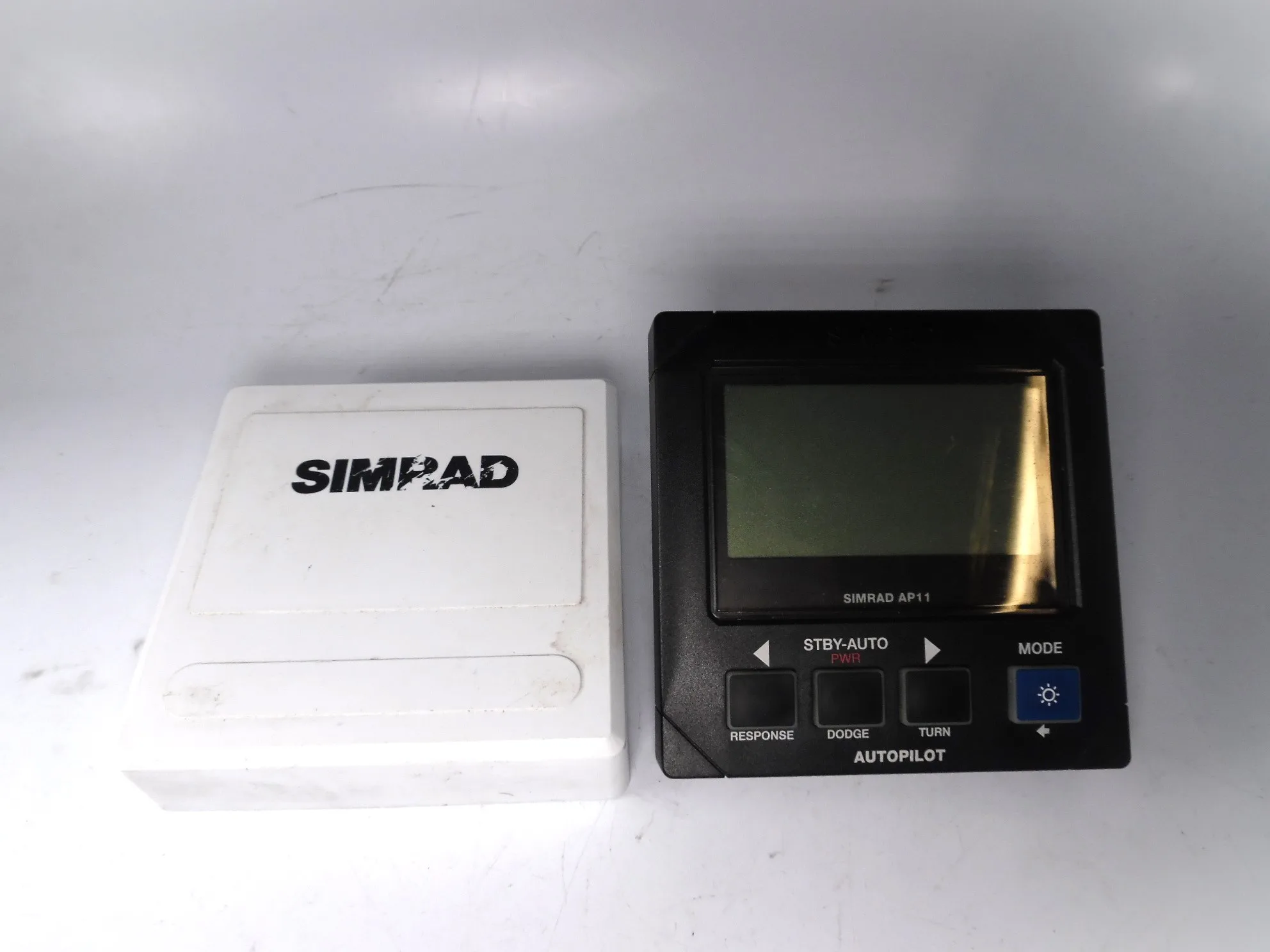 Simrad AP11 Autopilot Control Head 22085237-Good Rare Condition - Max ...