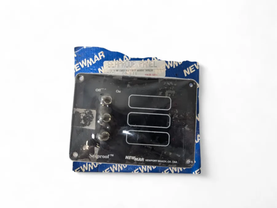 Newmar Seaproof Panel SP IIX with Three 15A DC Breakers P/N:020-3609-0 ...