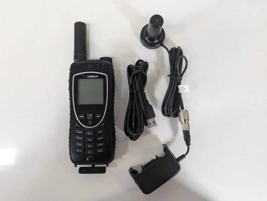 Iridium Extreme 9575 Satellite Phone w/ Accessories in Good Working ...