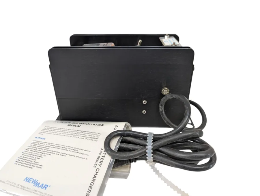 Newmar 440-0550-0 12V 15A Dual Bank Battery Charger ABC 12-15 NEW Open ...