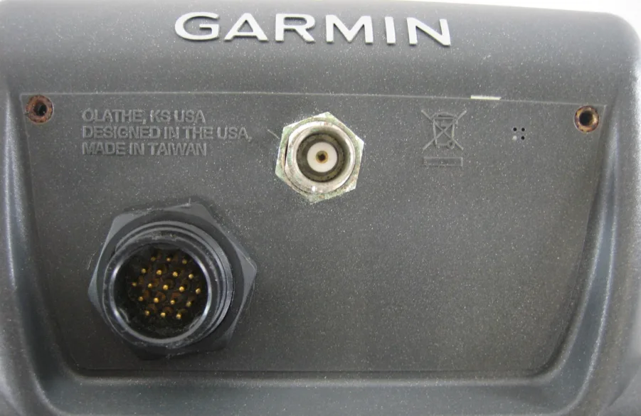 Garmin GPSmap 440s Sounder/ Chartplotter *Tested Good* W/Sun Cover ...