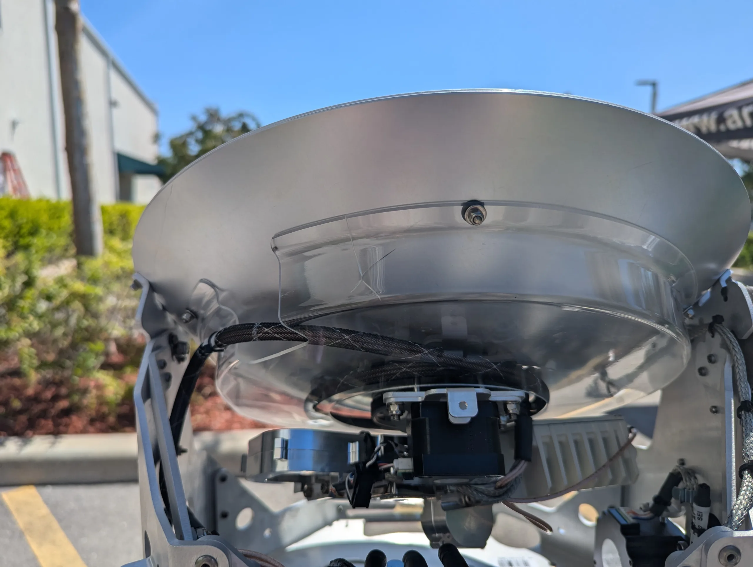 KVH TracPhone V30 Vsat Marine Antenna And ACU - Tested - Max Marine ...