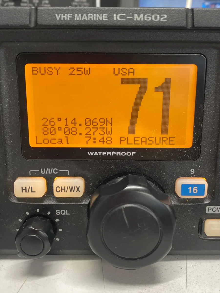 ICOM IC-M602 Weatherproof Marine VHF Radio W/ Detachable Mic - Tested ...