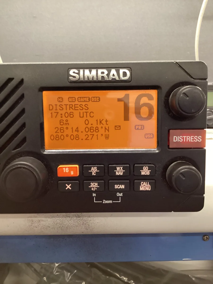 Simrad RS 35 DSC VHF Marine Radio W/ Receive Only AIS -Rebuilt Cable ...