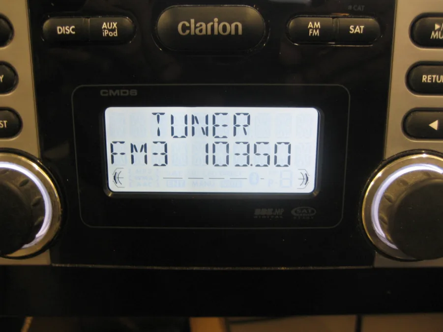 Clarion CMD6 Marine CD Receiver w/Built-In Amplifier (21 watts RMS CEA ...