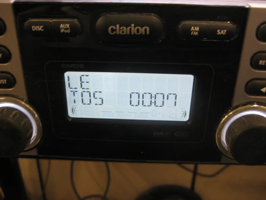 Clarion CMD6 Marine CD Receiver w/Watertight Flip Down Face Tested 90 ...
